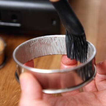 Crumpets - Original British Recipe (Video)