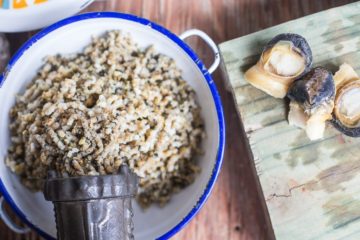 How to cook Alikreukel (Giant Periwinkle) - PantsDownApronsOn